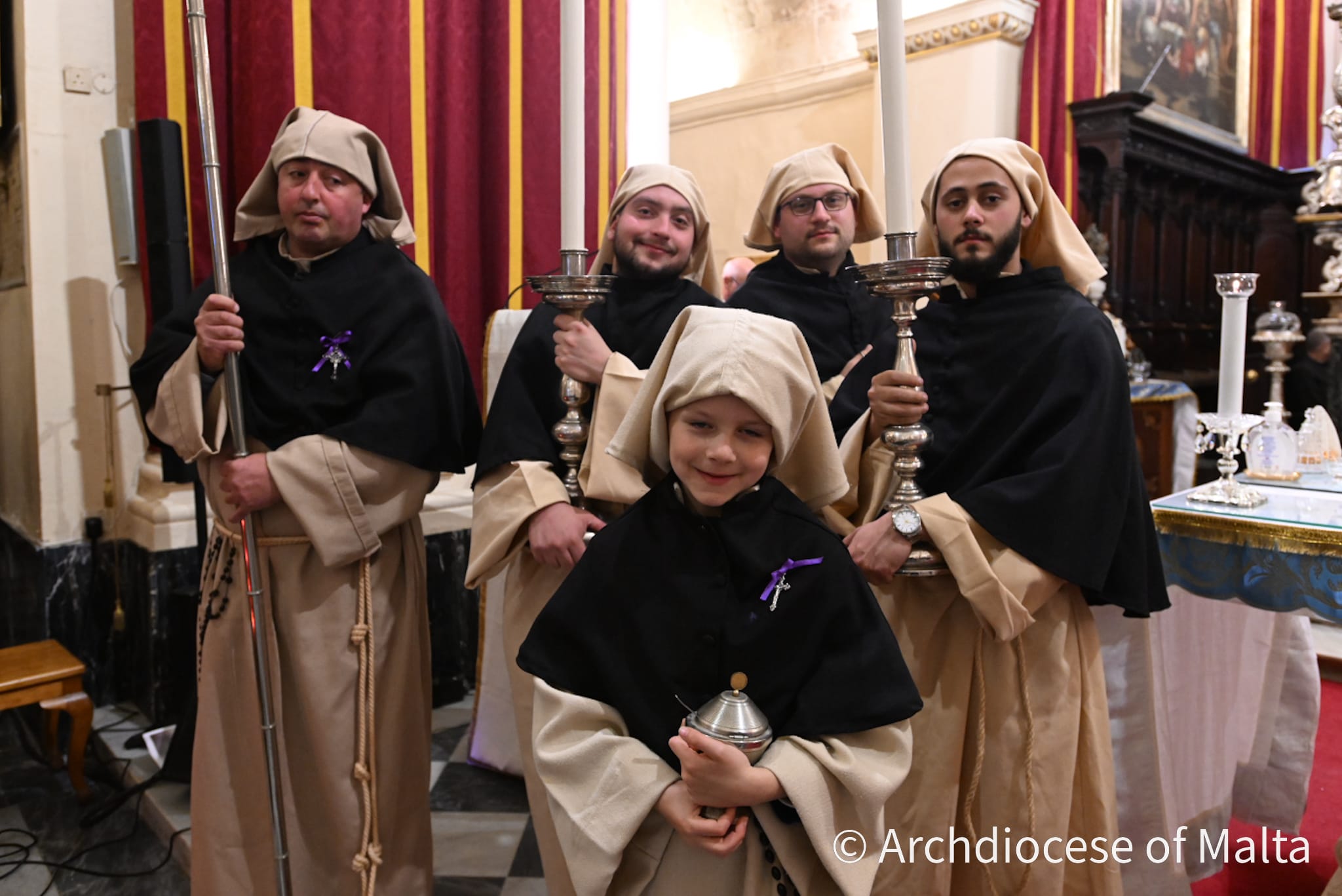 Ritratti: Mijiet jimxu wara l-istatwa tad-Duluri fil-Belt Valletta