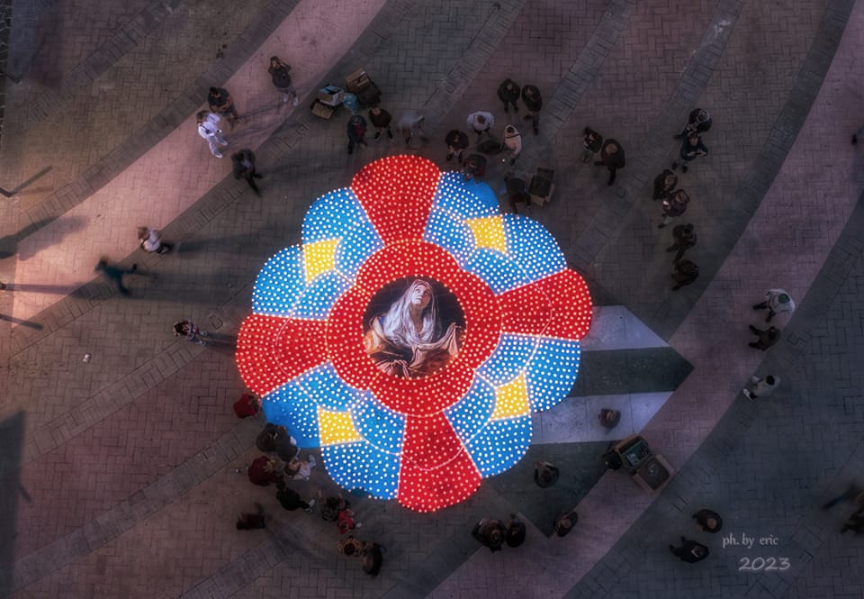 Ritratti: Eluf ta' fjakkoli jdawlu l-irħula Maltin f'Ħamis ix-Xirka ...