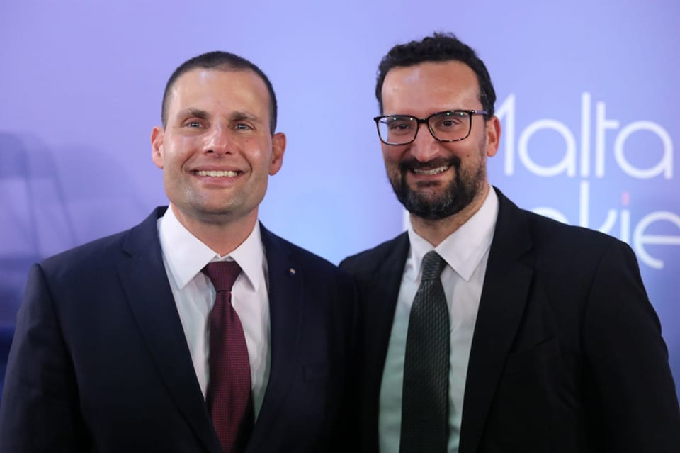 Il-PM qed jipprova jikkonvinċi s-Sindku tax-Xagħra jirtira r-riżenja tiegħu