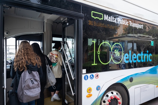 Record 5.8 million passengers used buses last month - Newsbook