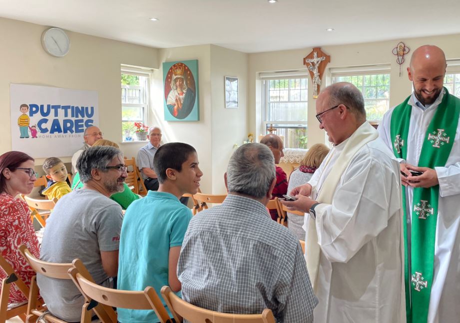 Archbishop Scicluna visits Maltese patients in London