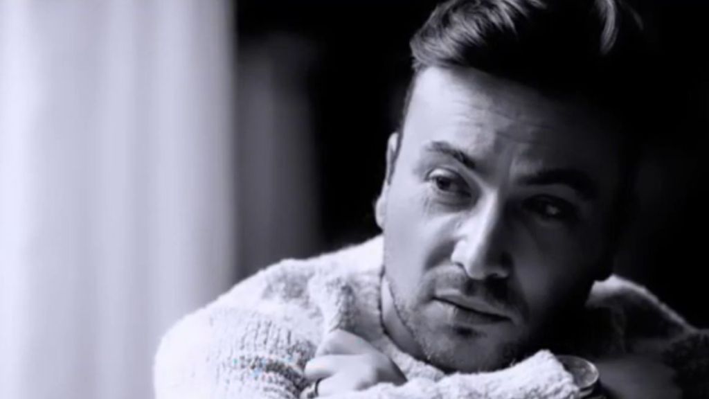 "Ħriġt din il-kanzunetta biex nuri li għadni hawn" - Lawrence Gray