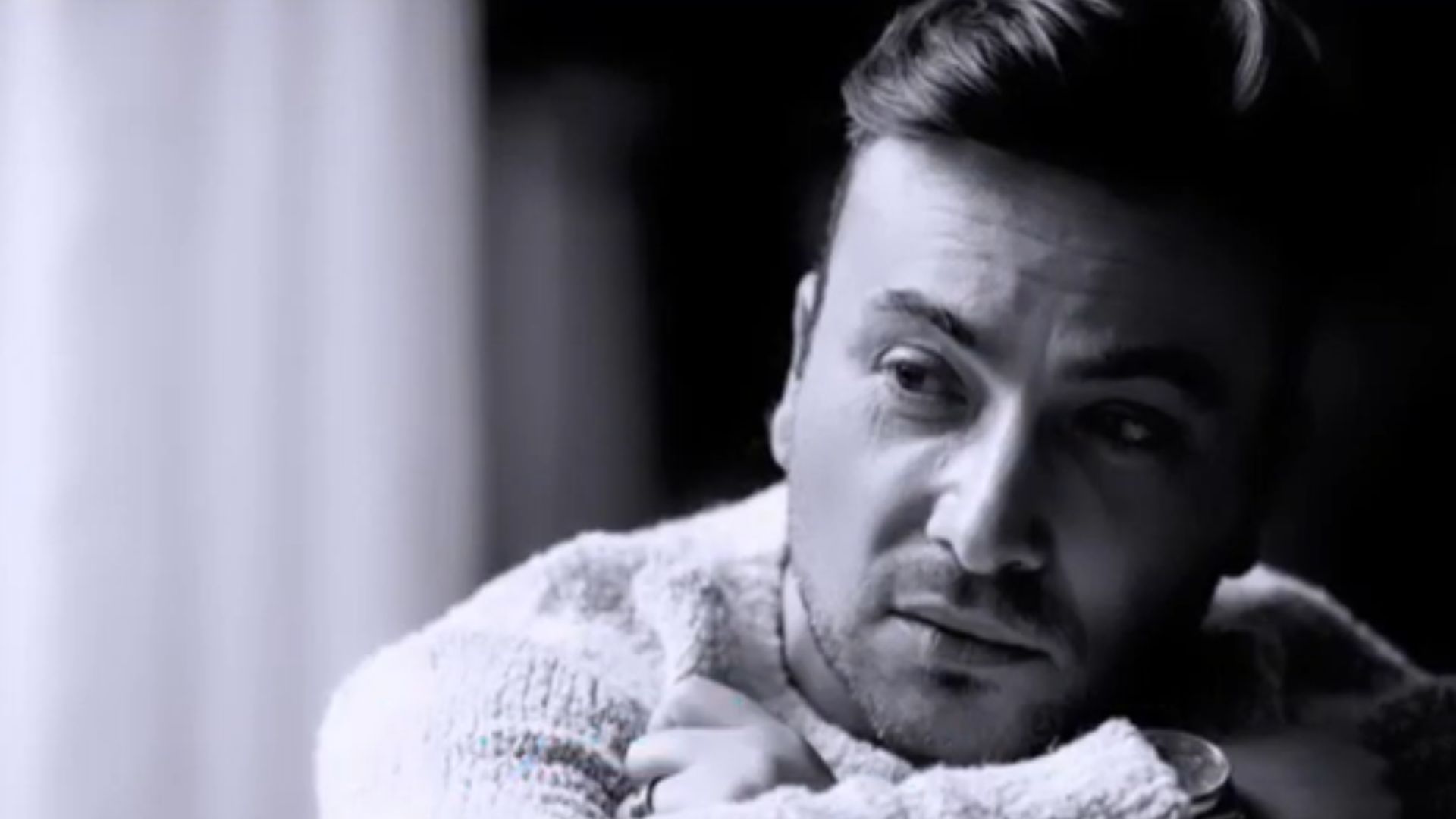 "Ħriġt din il-kanzunetta biex nuri li għadni hawn" - Lawrence Gray