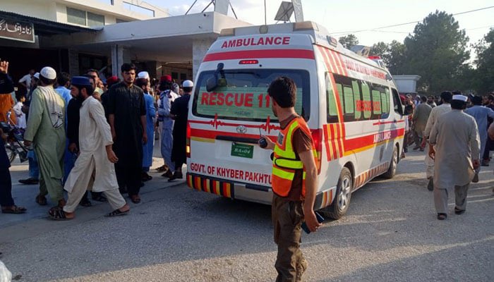 44 people dead in a suicide attack in Pakistan