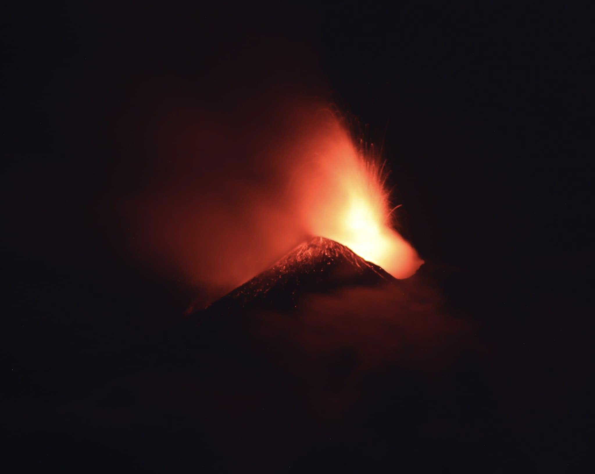 Etna eruption: Catania airport closed until Tuesday, Air Malta flights ...