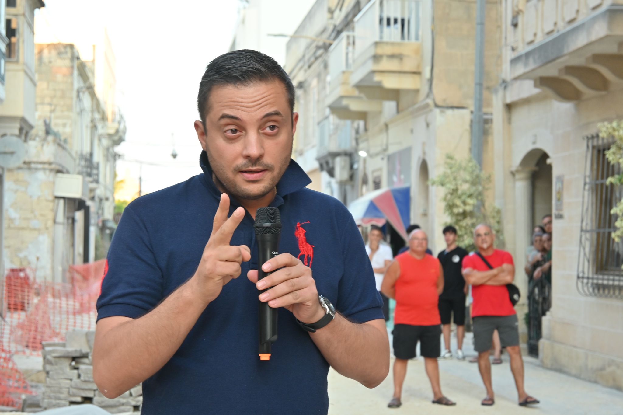 Is-Sindku tal-Gżira li rriżenja mill-PL intervistat waqt Andrew ...
