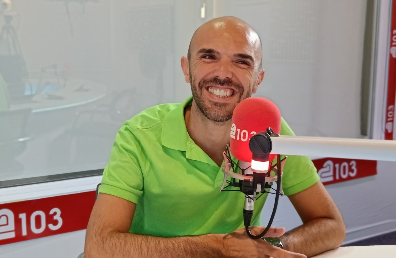 “Qed nibnu ħafna mill-kuntentizza tagħna fuq affarijiet li jgħaddu” – Karl Amaira