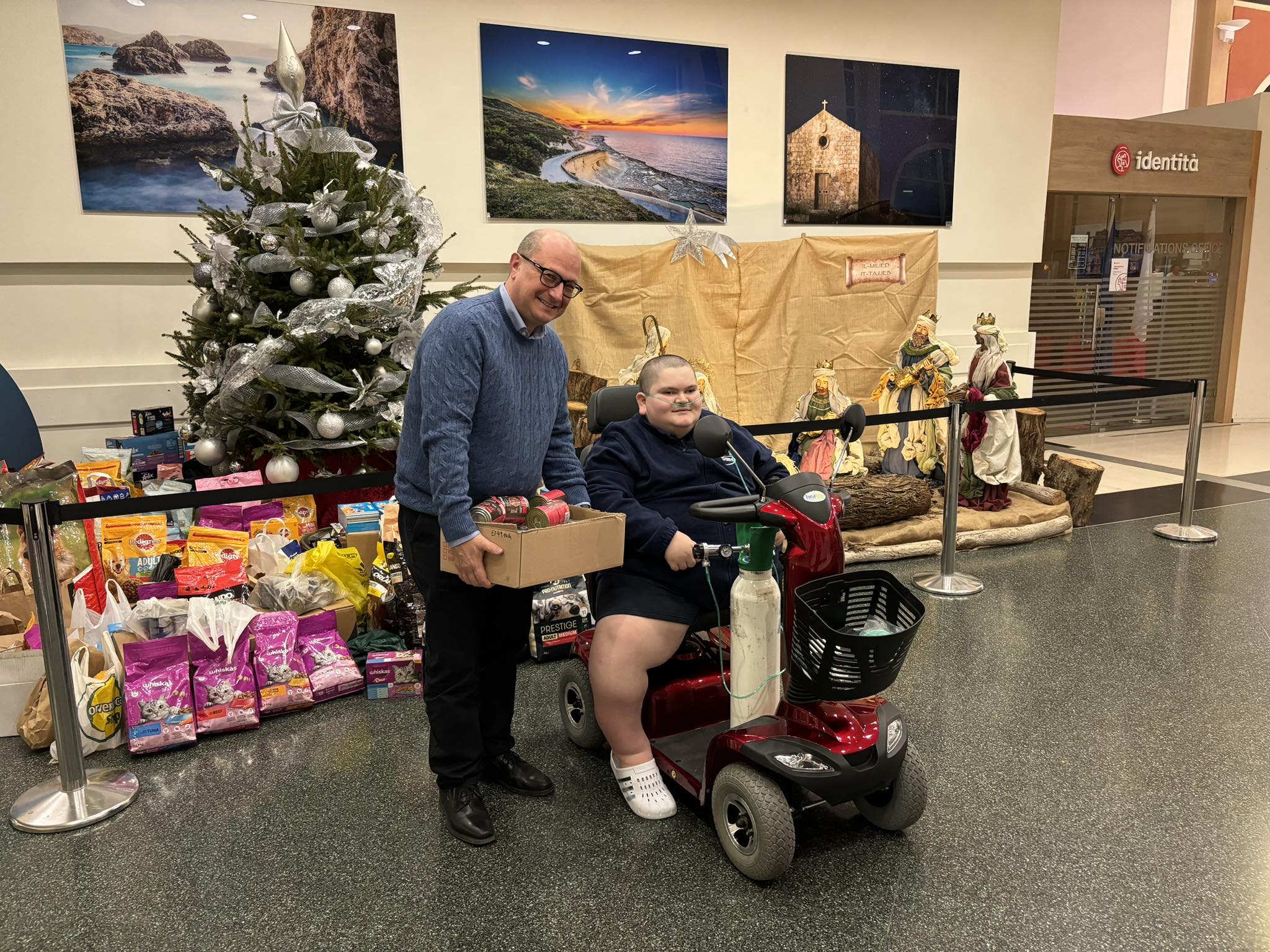 Jake jaqsam it-talent mużikali tiegħu mal-Ministru Zrinzo Azzopardi