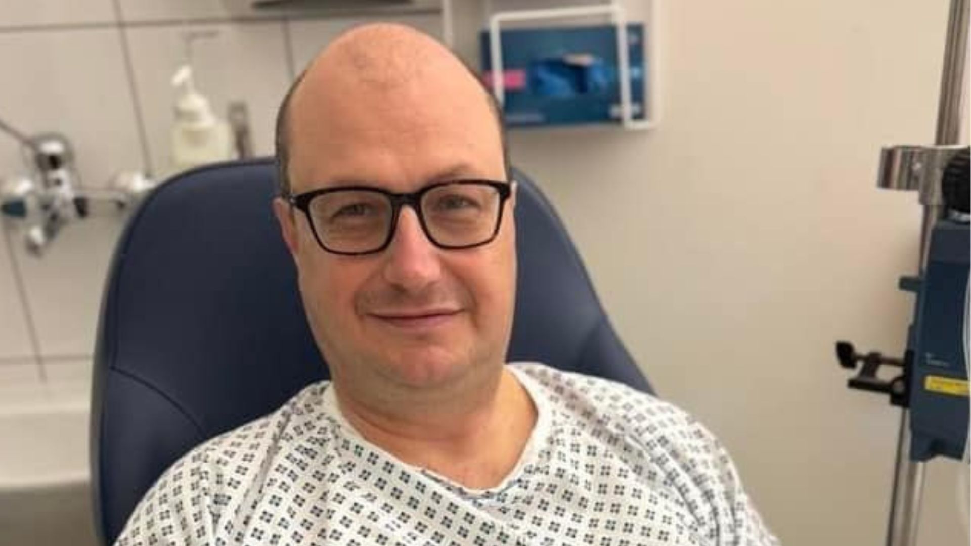 Il-Ministru Zrinzo Azzopardi operat b'urġenza f'Mater Dei