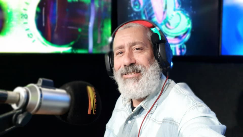 "Insejt il-bastun warajja u serquhuli" - Mario Mifsud