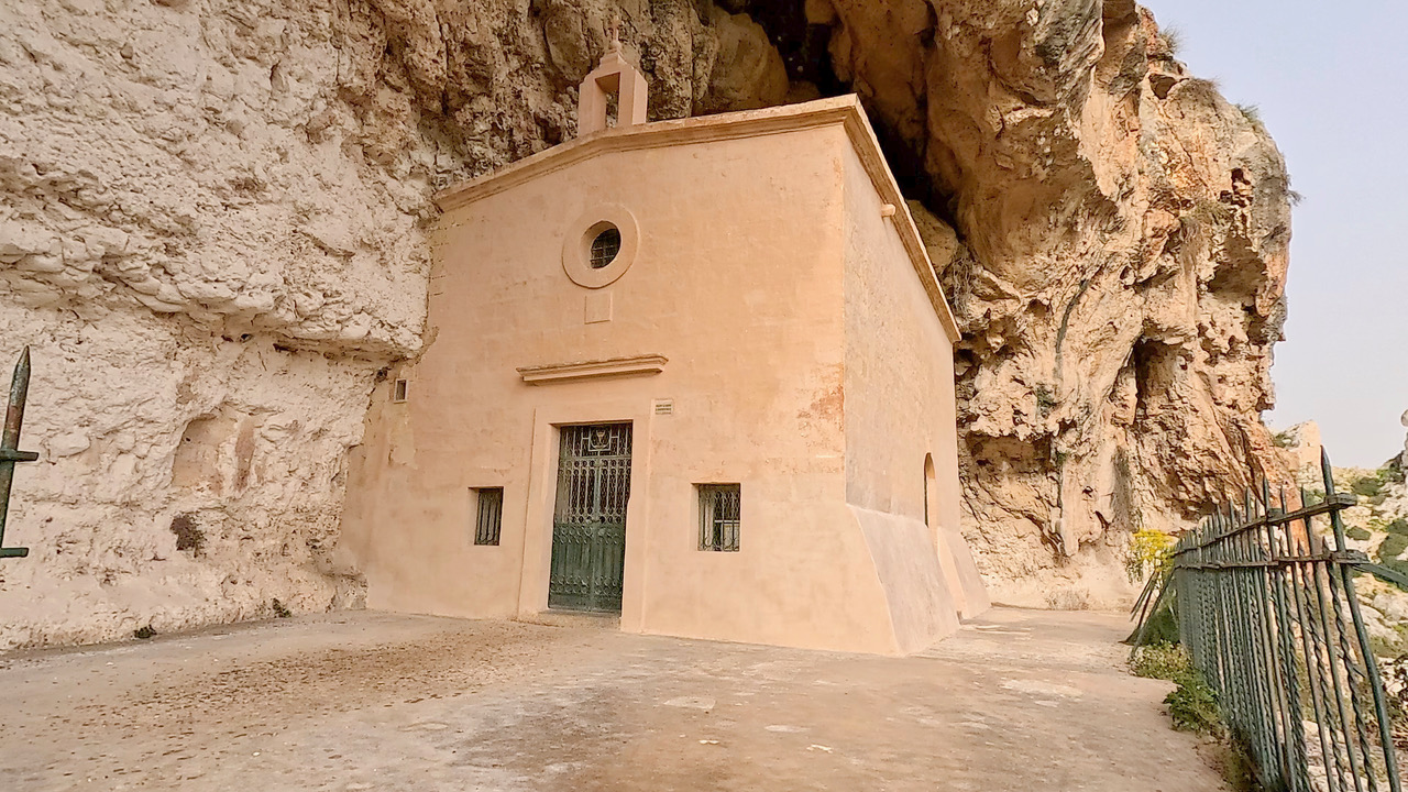 Qatt smajt bit-tliet leġġendi marbuta mal-kappella ta' Wied il-Għasel?