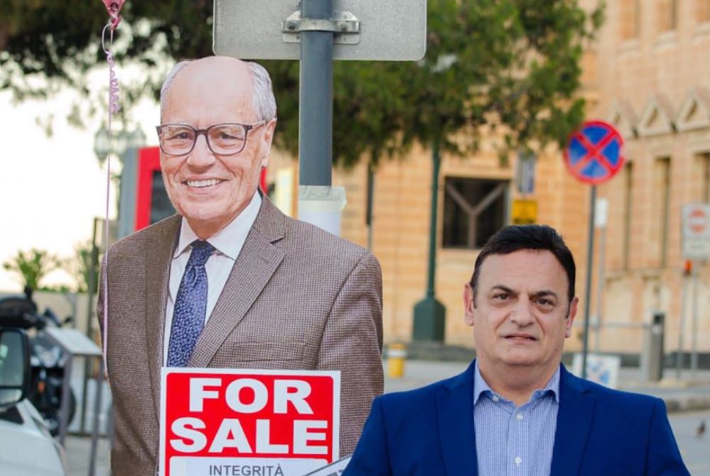 "Edward Scicluna biegħ l-integrità tiegħu biex jitħanżer" - Casa