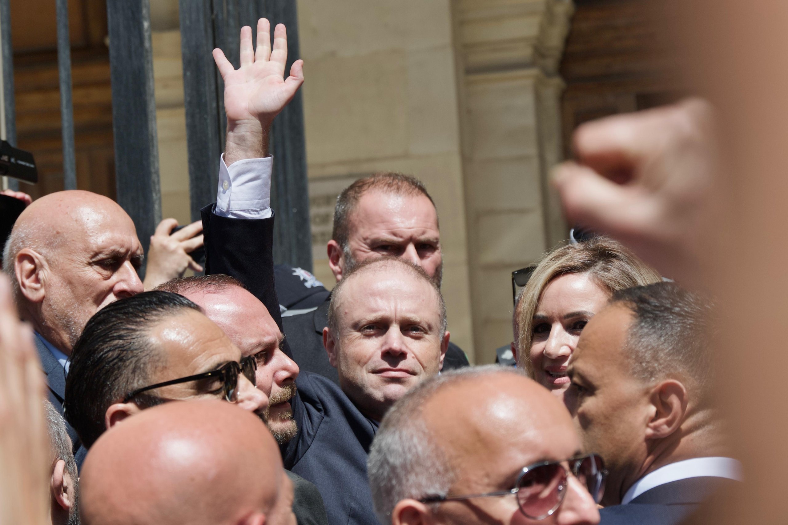 Joseph Muscat, Keith Schembri u Konrad Mizzi jwieġbu mhux ħatja - Newsbook