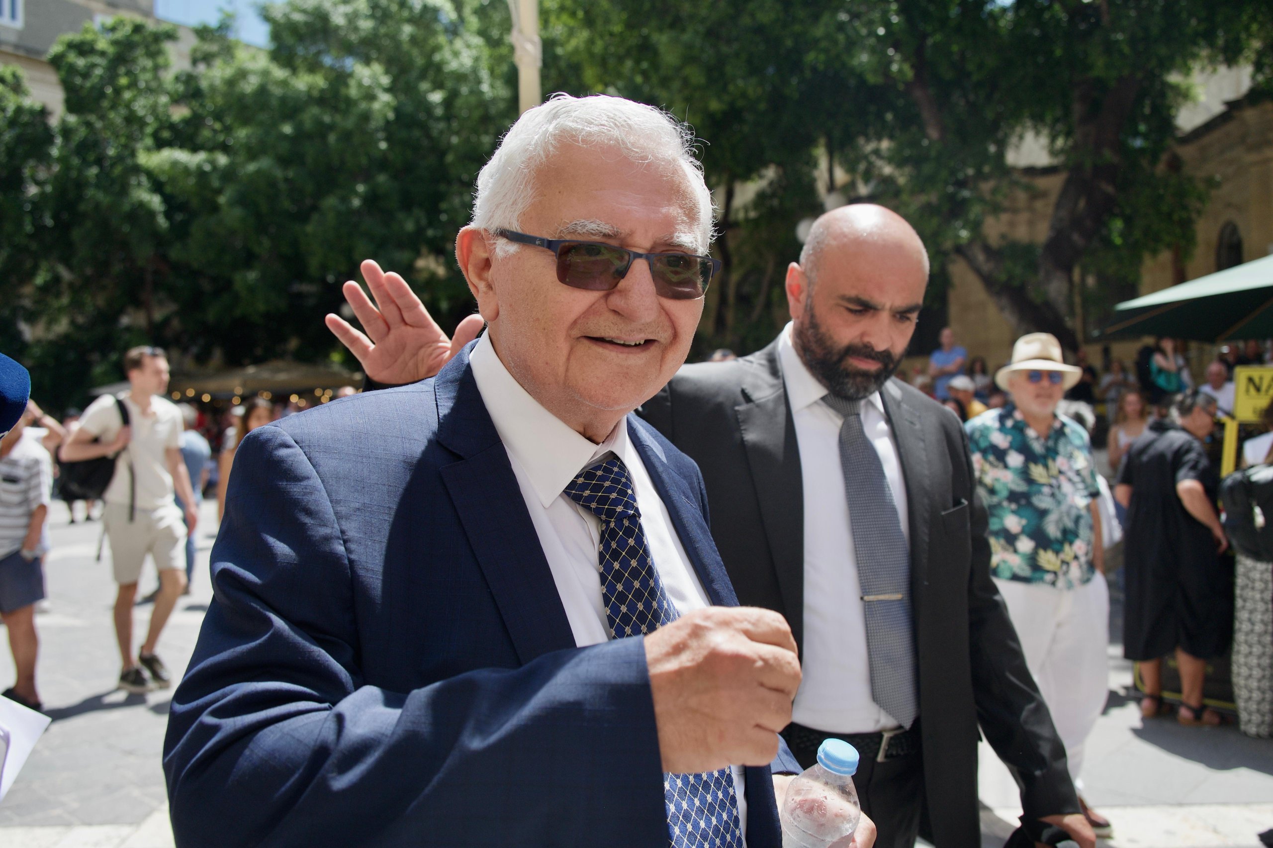 Joseph Muscat, Keith Schembri u Konrad Mizzi jwieġbu mhux ħatja