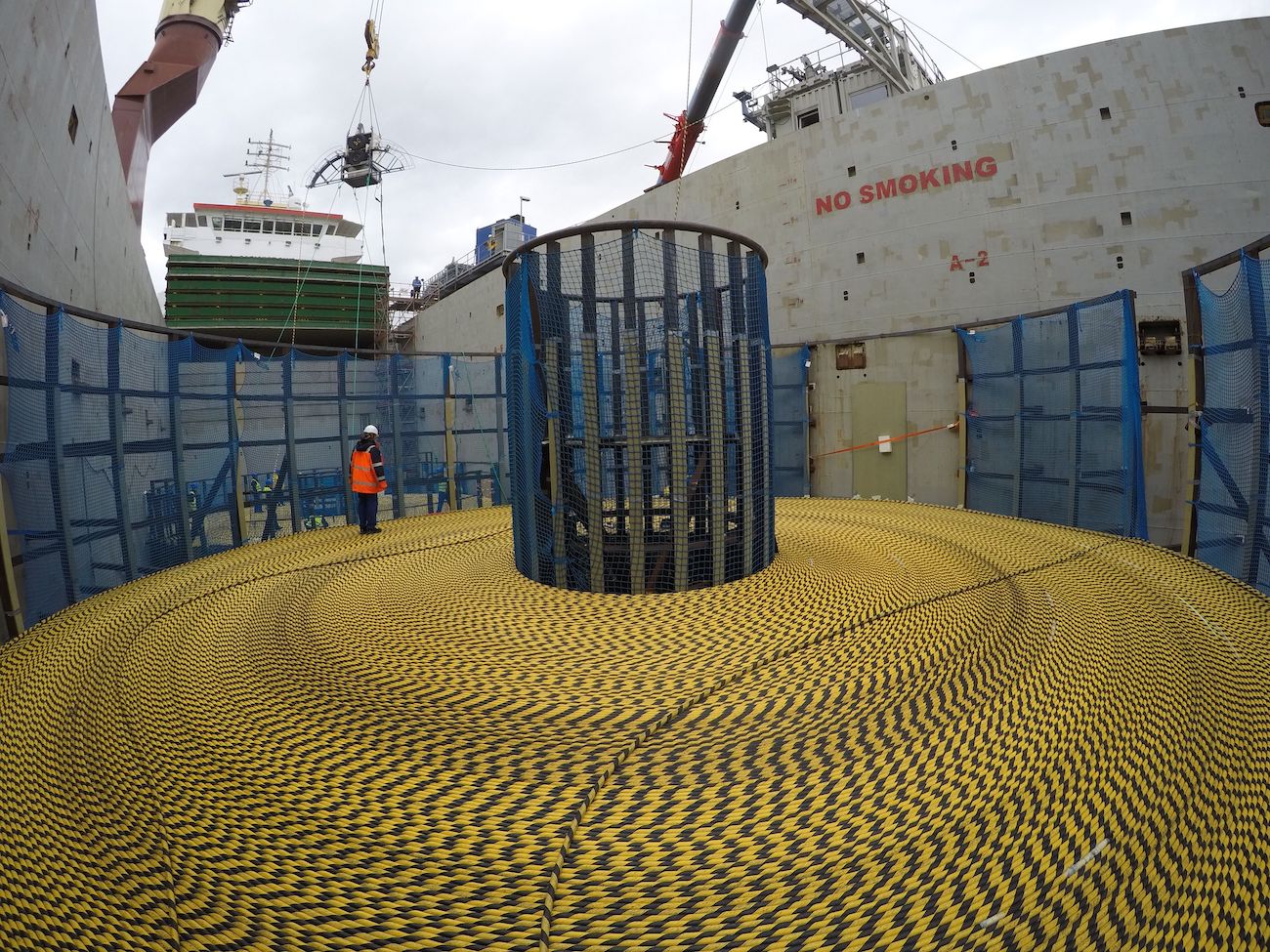 Tender for manufacture and installation of submarine cable for second ...