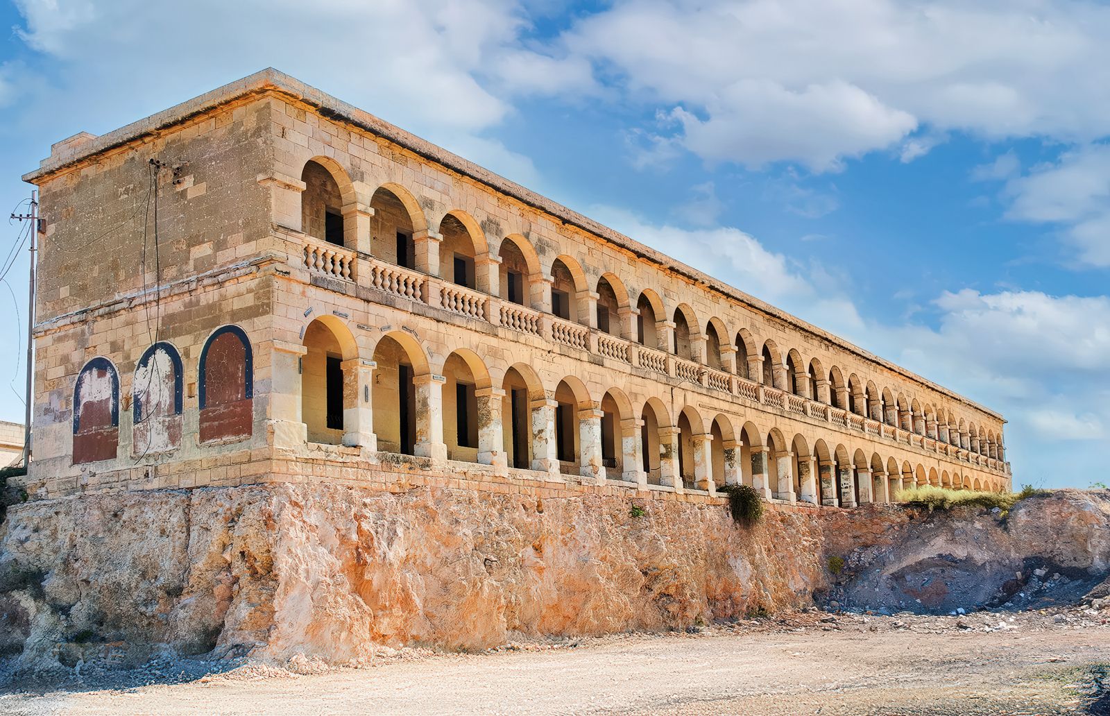 Il-barracks tal-Forti Chambray fuq lista tal-iktar siti storiċi ...