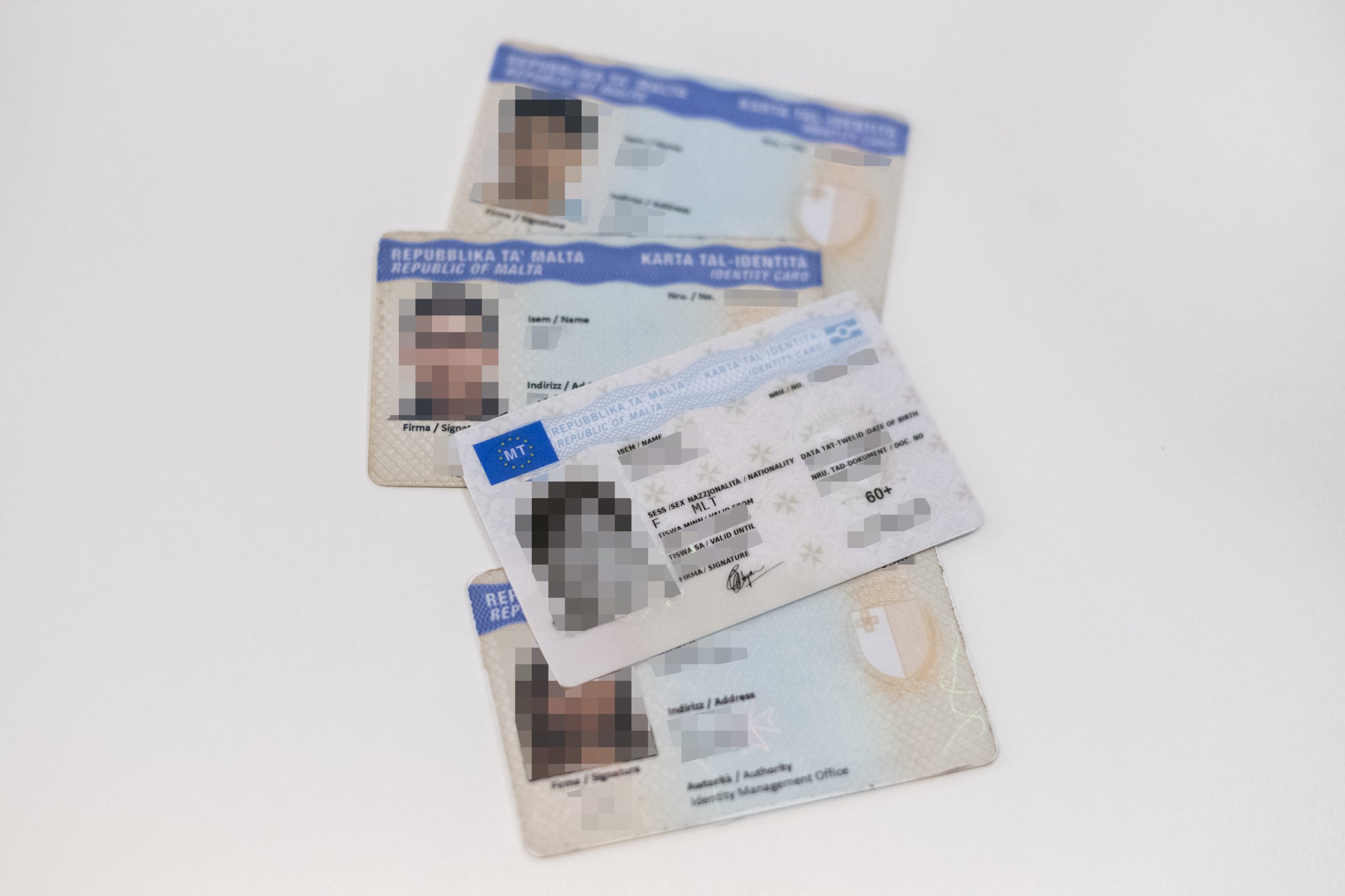 The elderly or people with mobility issues can renew their ID card at home