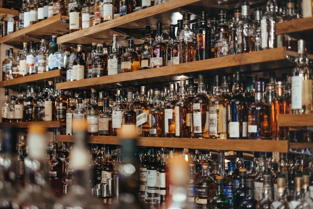 Man jailed four months after shoplifting alcohol bottle