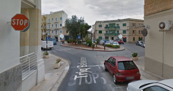 Taqa' briksa fuq sieq ħaddiem f'sit ta' kostruzzjoni fil-Gżira - Newsbook Taqa' briksa fuq sieq ħaddiem f'sit ta' kostruzzjoni fil-Gżira - Newsbook