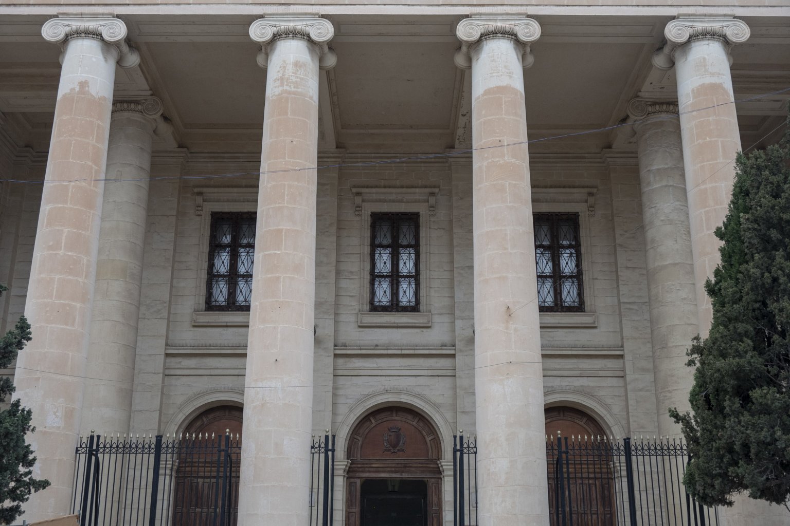 Akkużati li ffrodaw 11-il klijent għal installazzjoni ta' liftijiet li ...