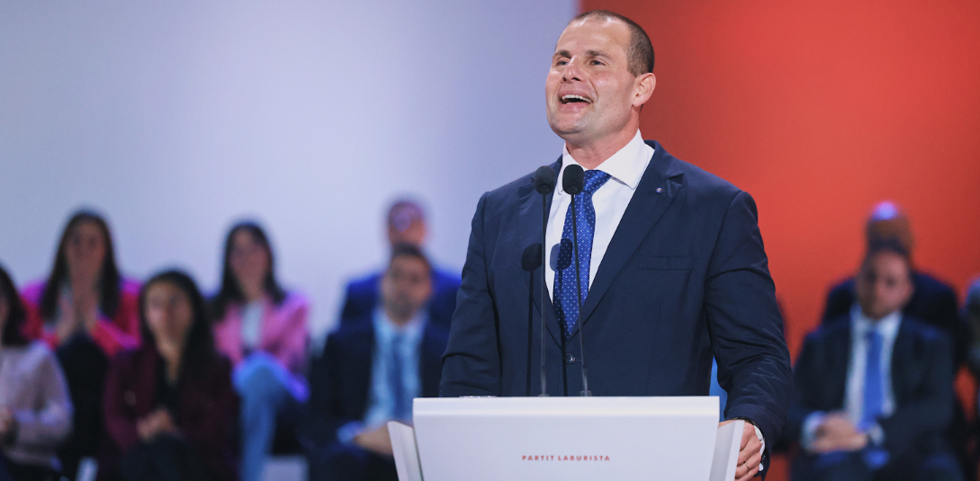 Abela stands by Camilleri, Schembri as he announces "legal protection ...