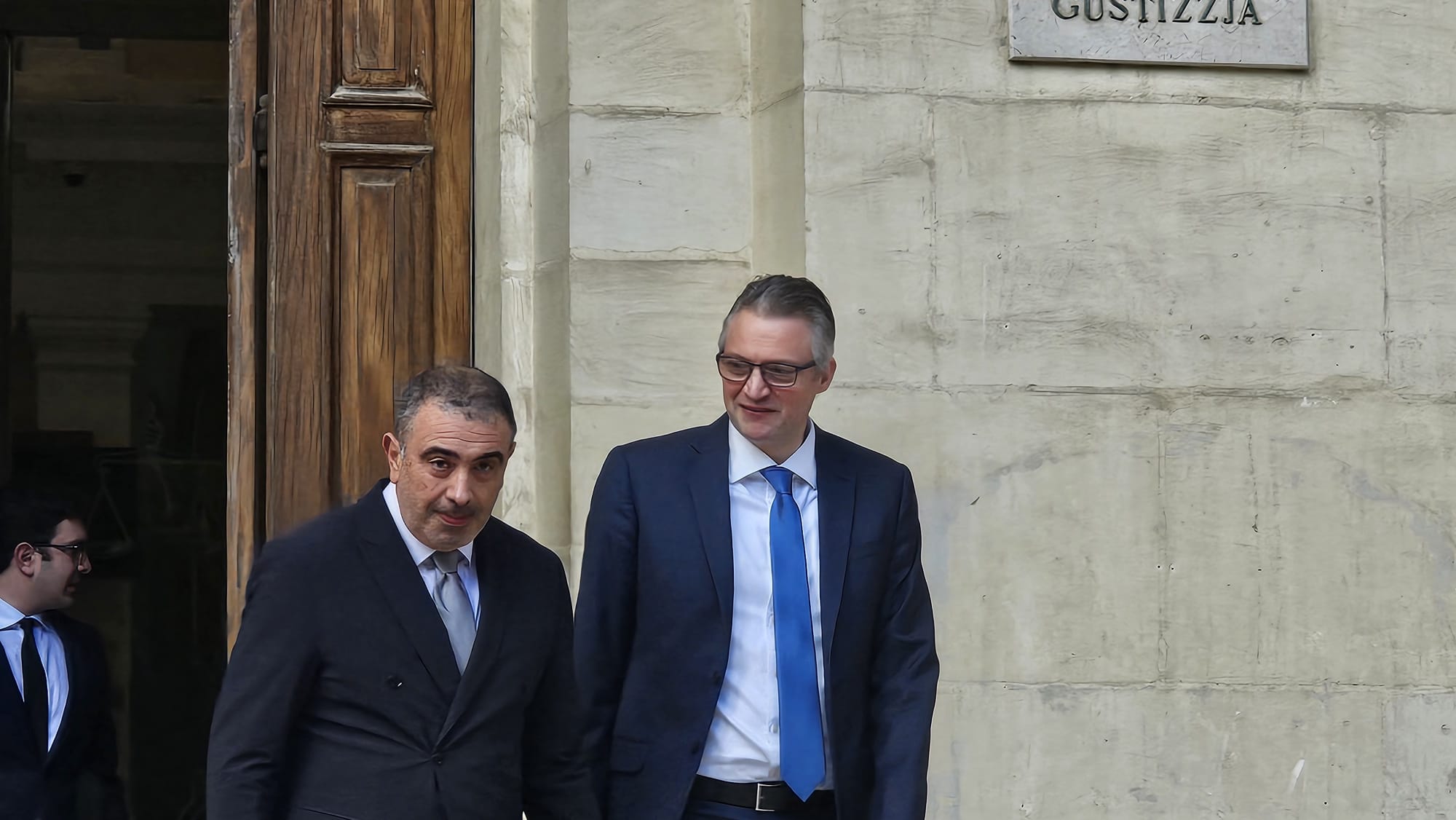 17 Black: Schembri, Mizzi, Fenech akkużati b'ħasil ta' flus u korruzzjoni