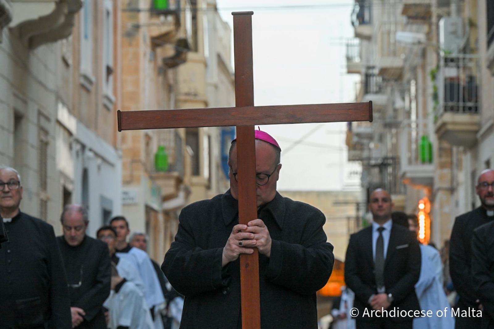 Archbishop leads Lenten pilgrimage in Senglea