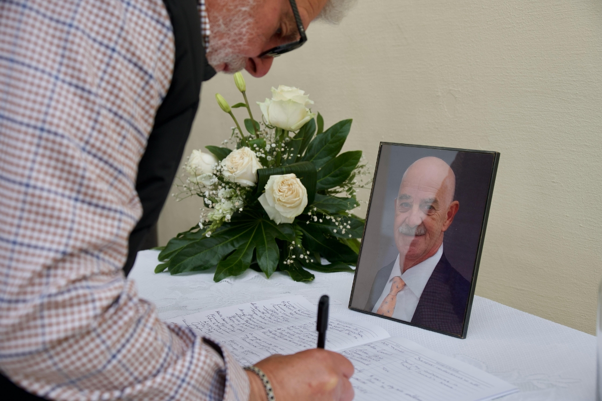 "Joseph Carabott dejjem żamm saqajh mal-art kull fejn kien" - Newsbook