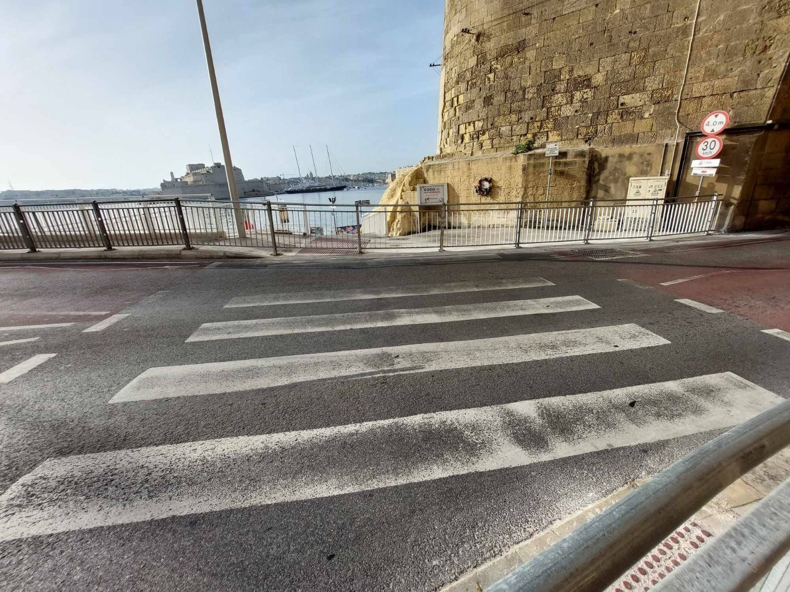 Titneħħa ż-zebra crossing fit-terminal tal-fast ferry