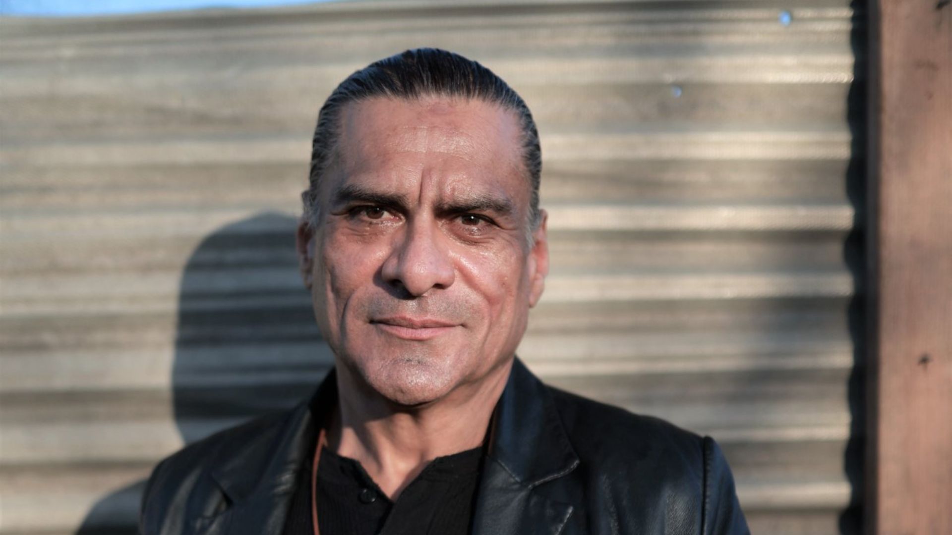 L-attur Jonathan Joss jinqatel minn wieħed mill-ġirien tiegħu - Newsbook