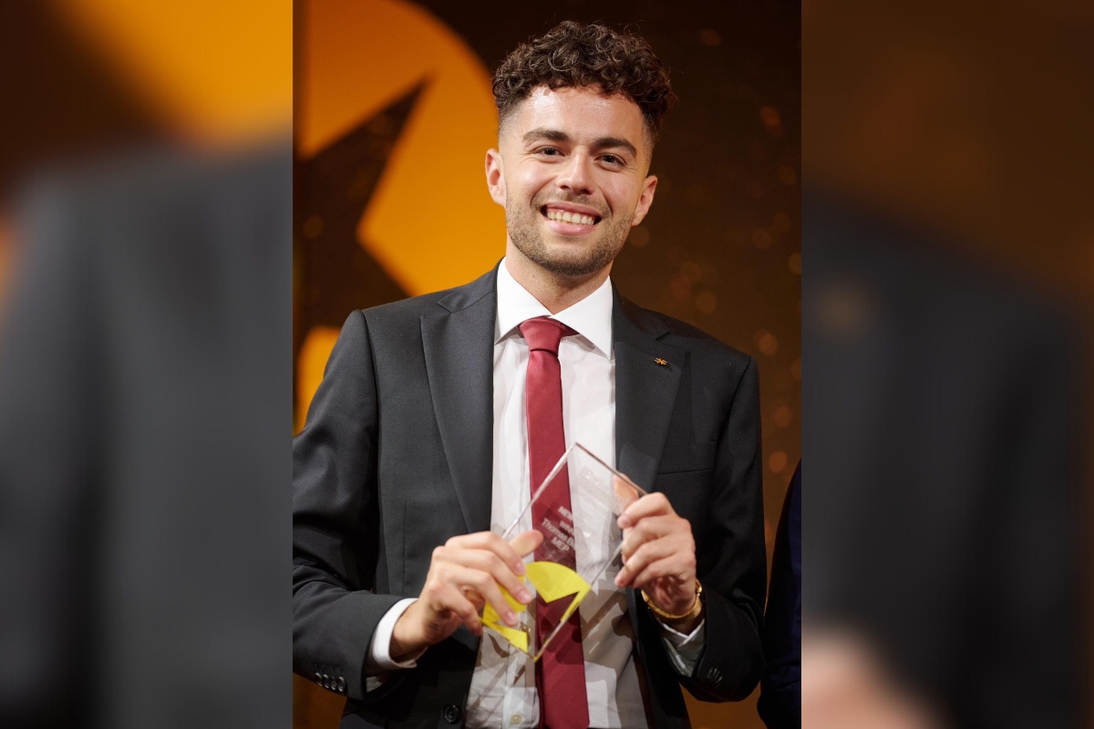 Il-MPE Thomas Bajada jirbaħ l-unur ta' 'Best Newcomer' fi Brussell