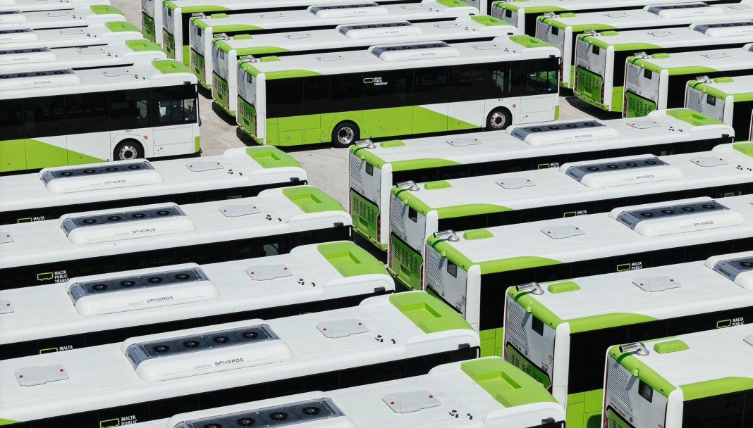 100 karozza tal-linja ġdida minflok l-antiki fit-toroq Maltin