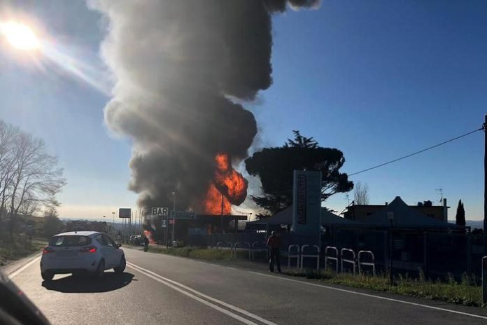 At least 29 injured in Rome petrol station explosions