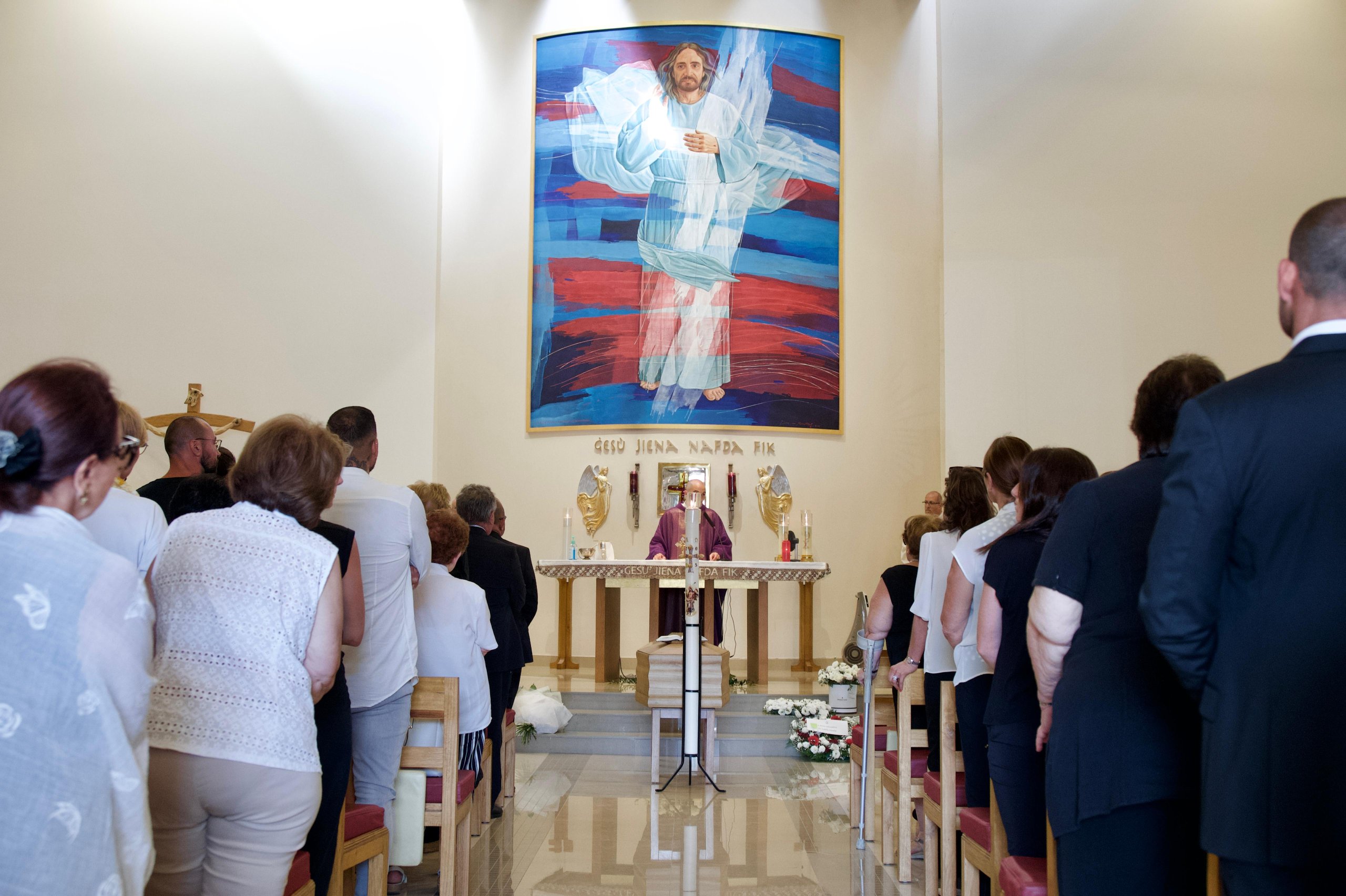 "Jan kien idawwal kamra bit-tbissima tiegħu"