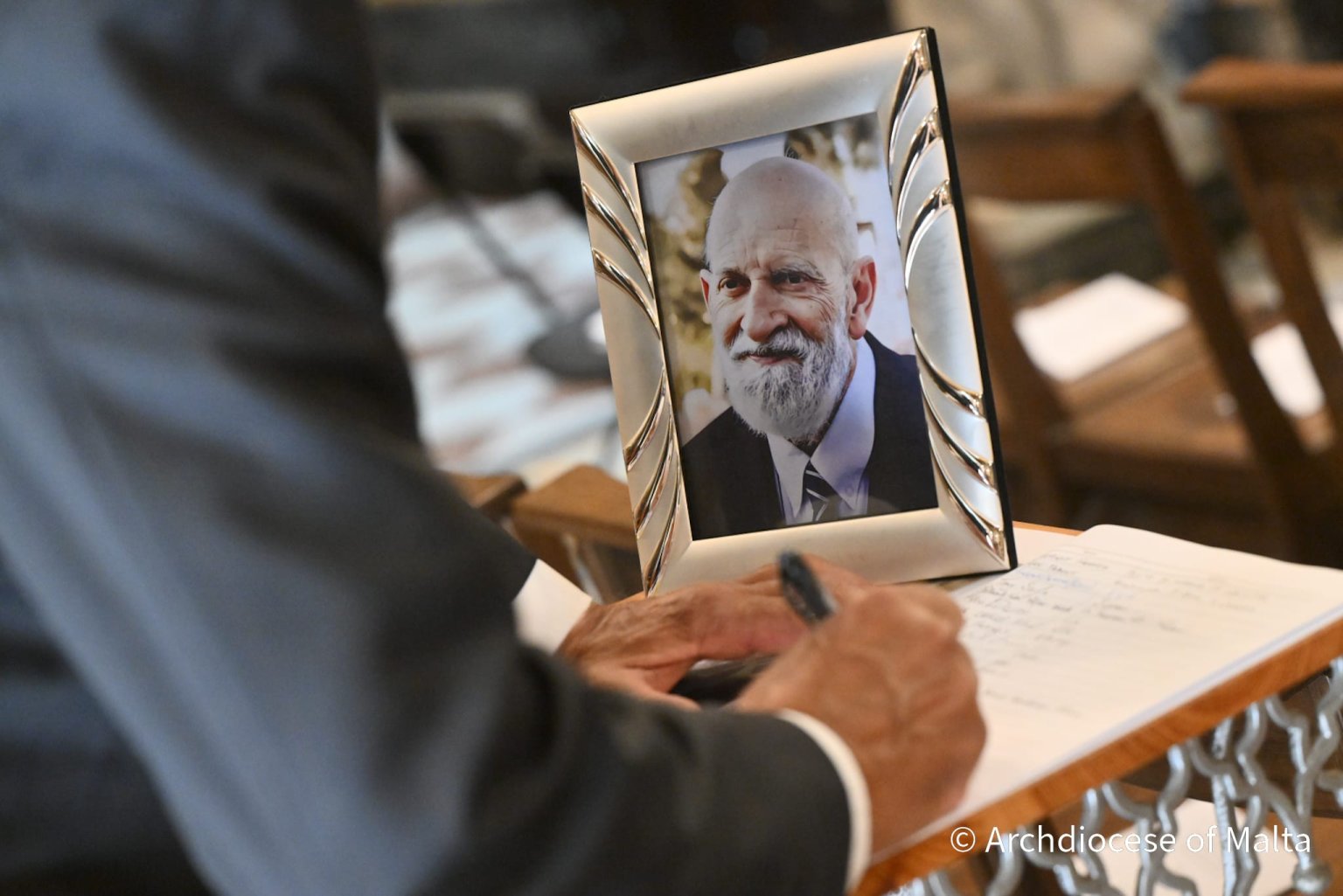 Il-funeral ta' Anthony Spiteri Debono: L-Arċisqof jiddeskrivih bħala ...