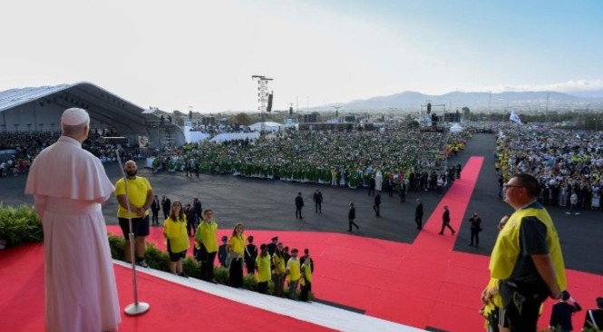Pope Leo: 'We stand with the young people of Gaza, Ukraine and all war ...