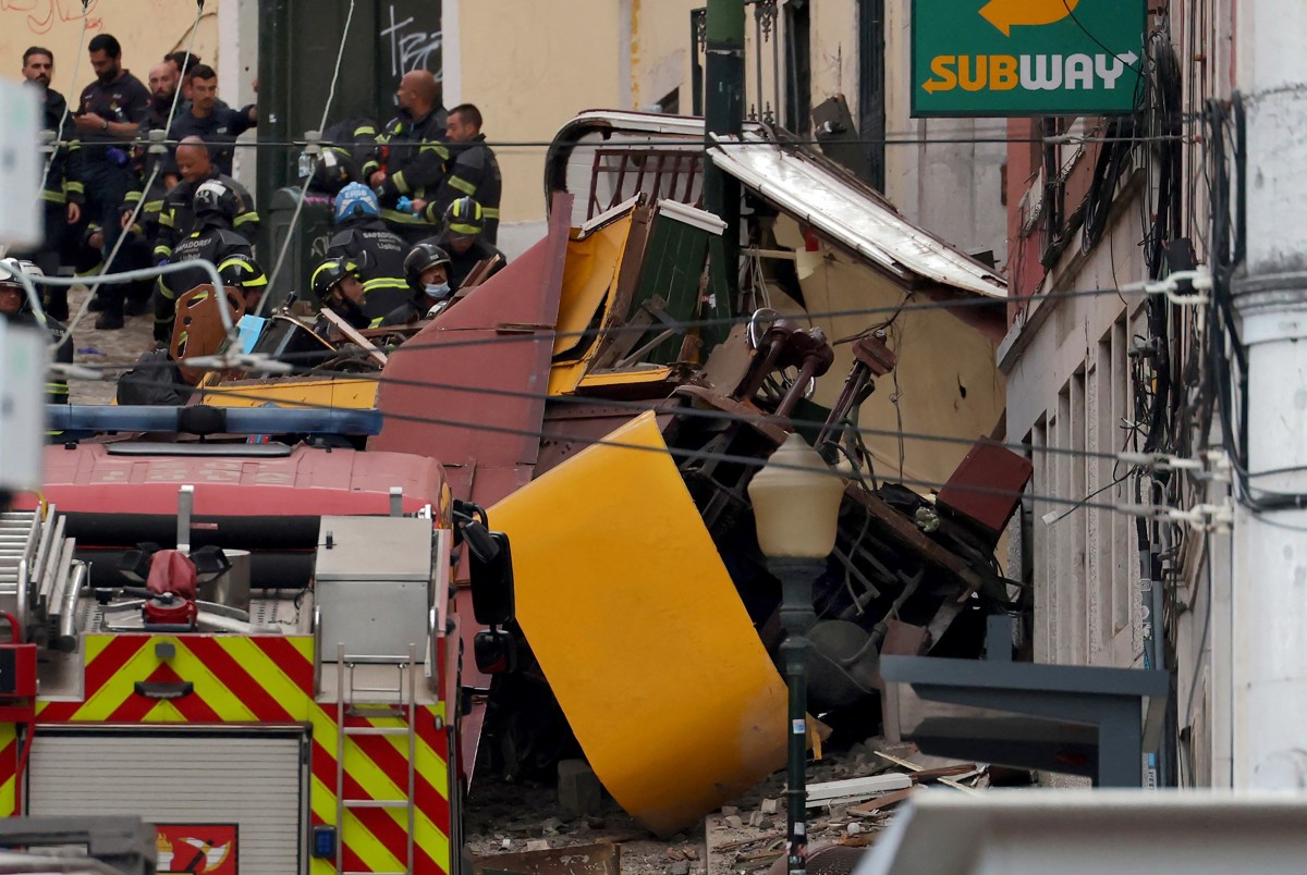 National mourning in Portugal after funicular tragedy claims 15 lives