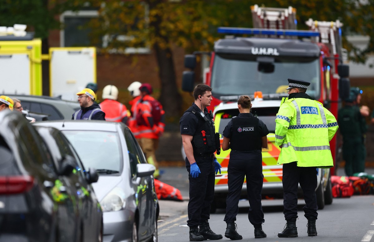 Two killed in attack outside Manchester synagogue