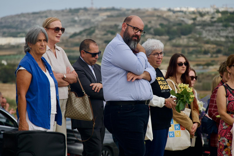 Ara: 8 snin ilu, fl-istess post, fl-istess ħin