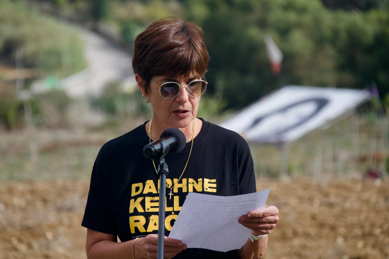 Ara: 8 snin ilu, fl-istess post, fl-istess ħin