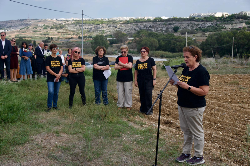 Ara: 8 snin ilu, fl-istess post, fl-istess ħin