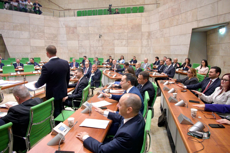 "Se nibdlu l-White Rocks f'park nazzjonali għall-familji" - Il-PM