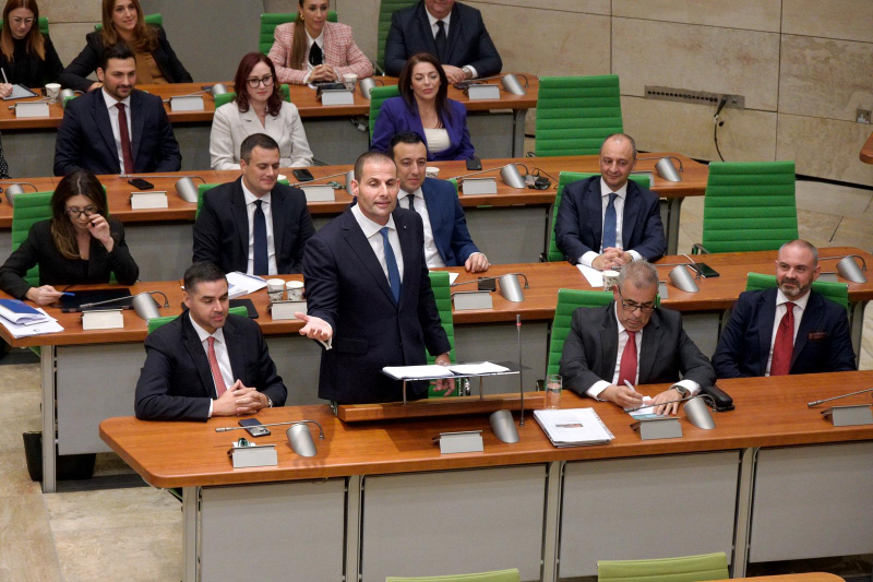 "Se nibdlu l-White Rocks f'park nazzjonali għall-familji" - Il-PM