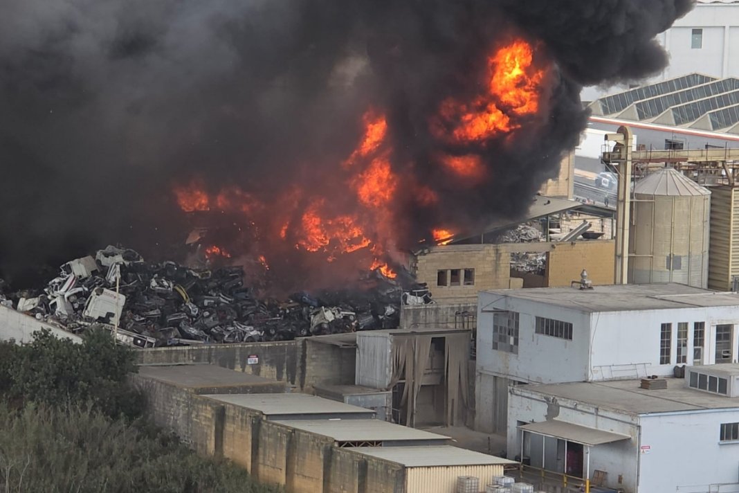 Fire erupts at scrapyard near Addolorata Cemetery in Marsa