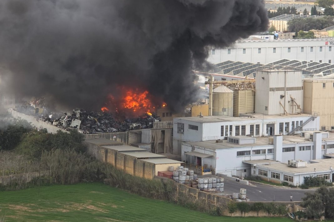 Fire erupts at scrapyard near Addolorata Cemetery in Marsa