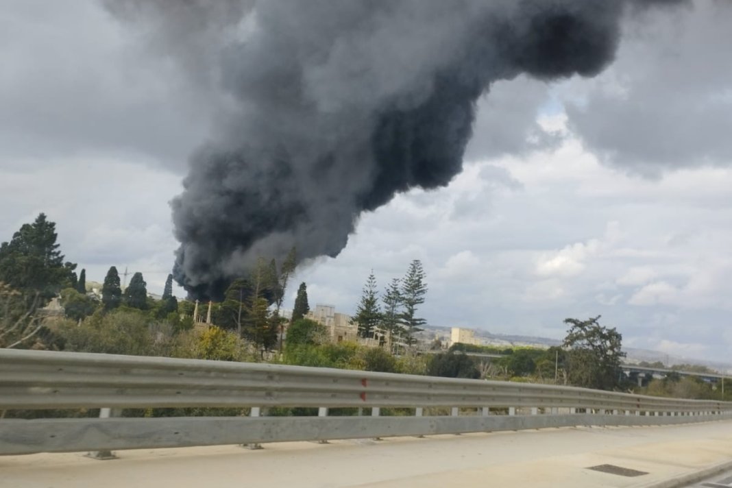 Fire erupts at scrapyard near Addolorata Cemetery in Marsa