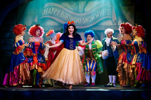 MADC’s Snow White opens with magic (and a mirror) at Teatru Salesjan