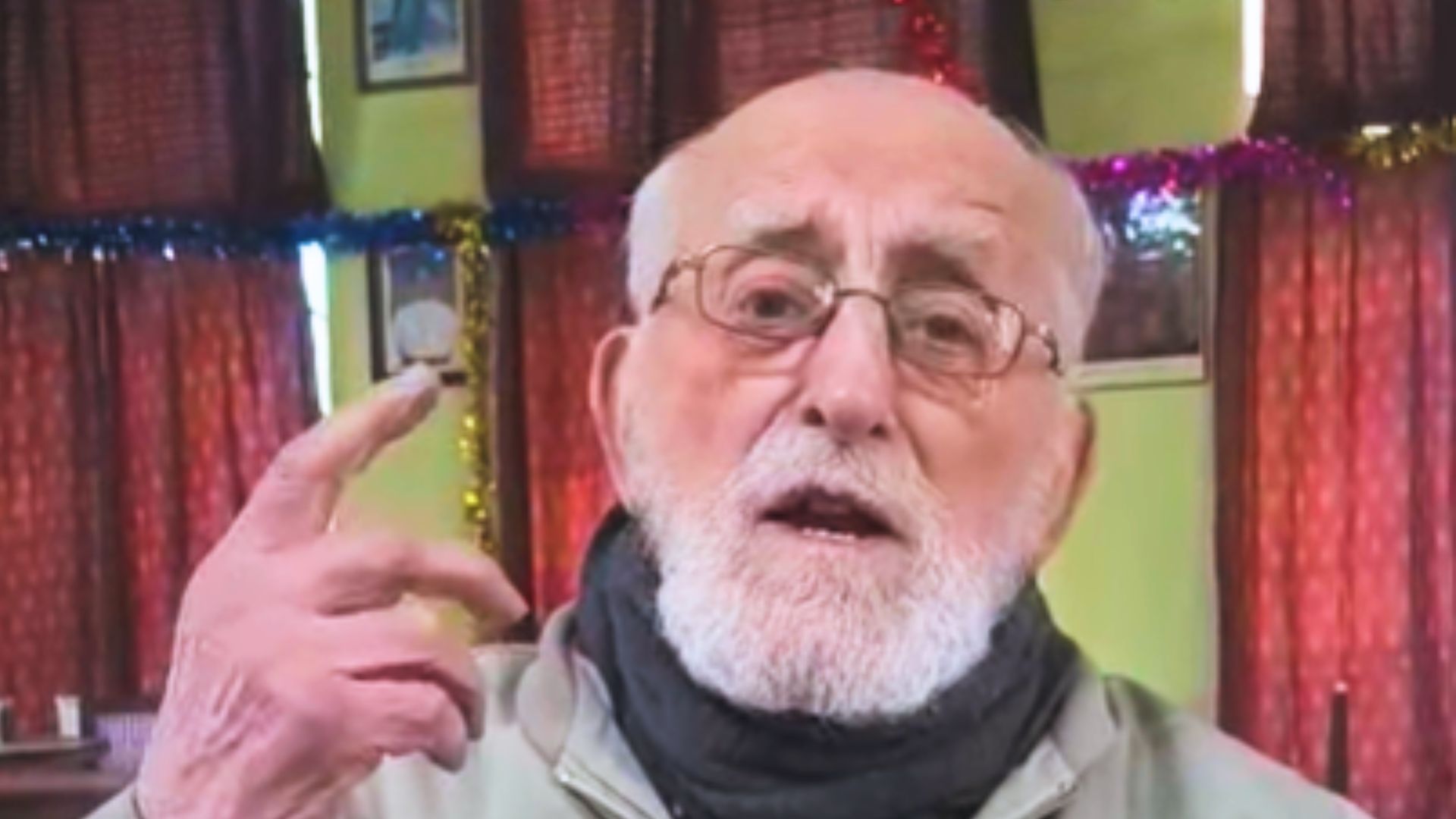 Last Maltese Jesuit Father in India sings Maltese Christmas song
