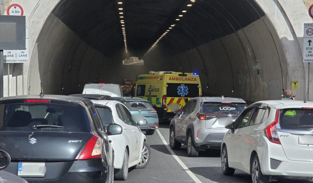 Karozza tieħu n-nar fil-mini ta’ Santa Venera