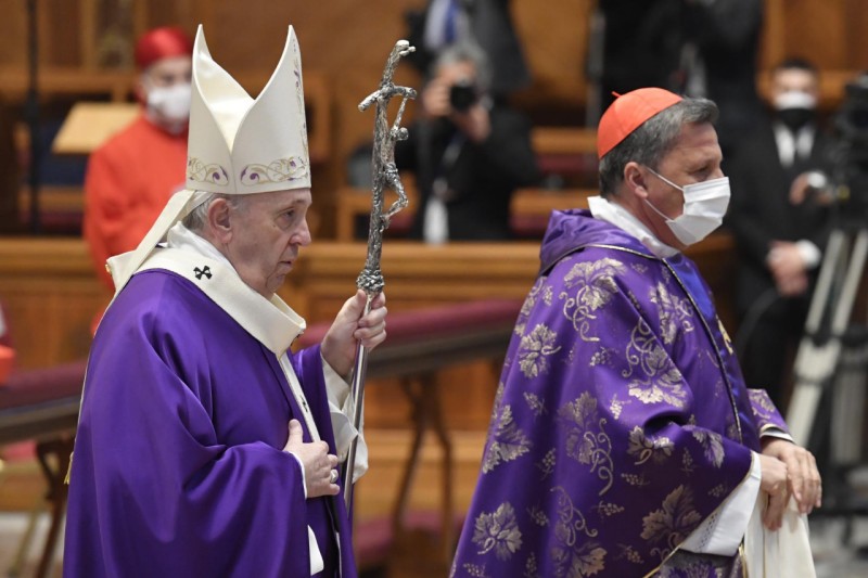 Il-Papa Ljun XIV jagħmel użu minn salib ġdid